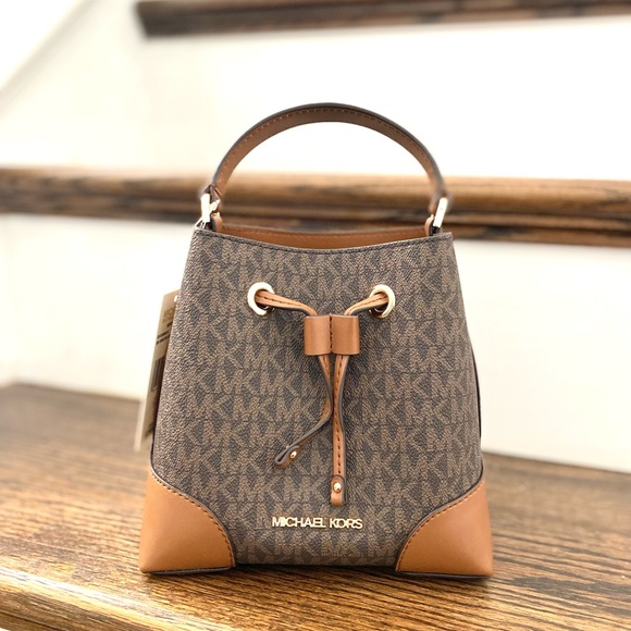 Michael Kors | Bags | Michael Kors Mercer Small Bucket | Poshmark